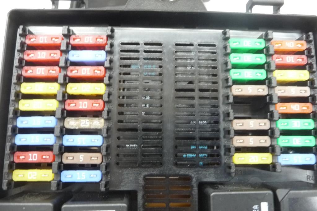 2005-2017 Aston Martin DB9, V12 Vantage Engine Bay Fuse Box BG33-14A173 ...