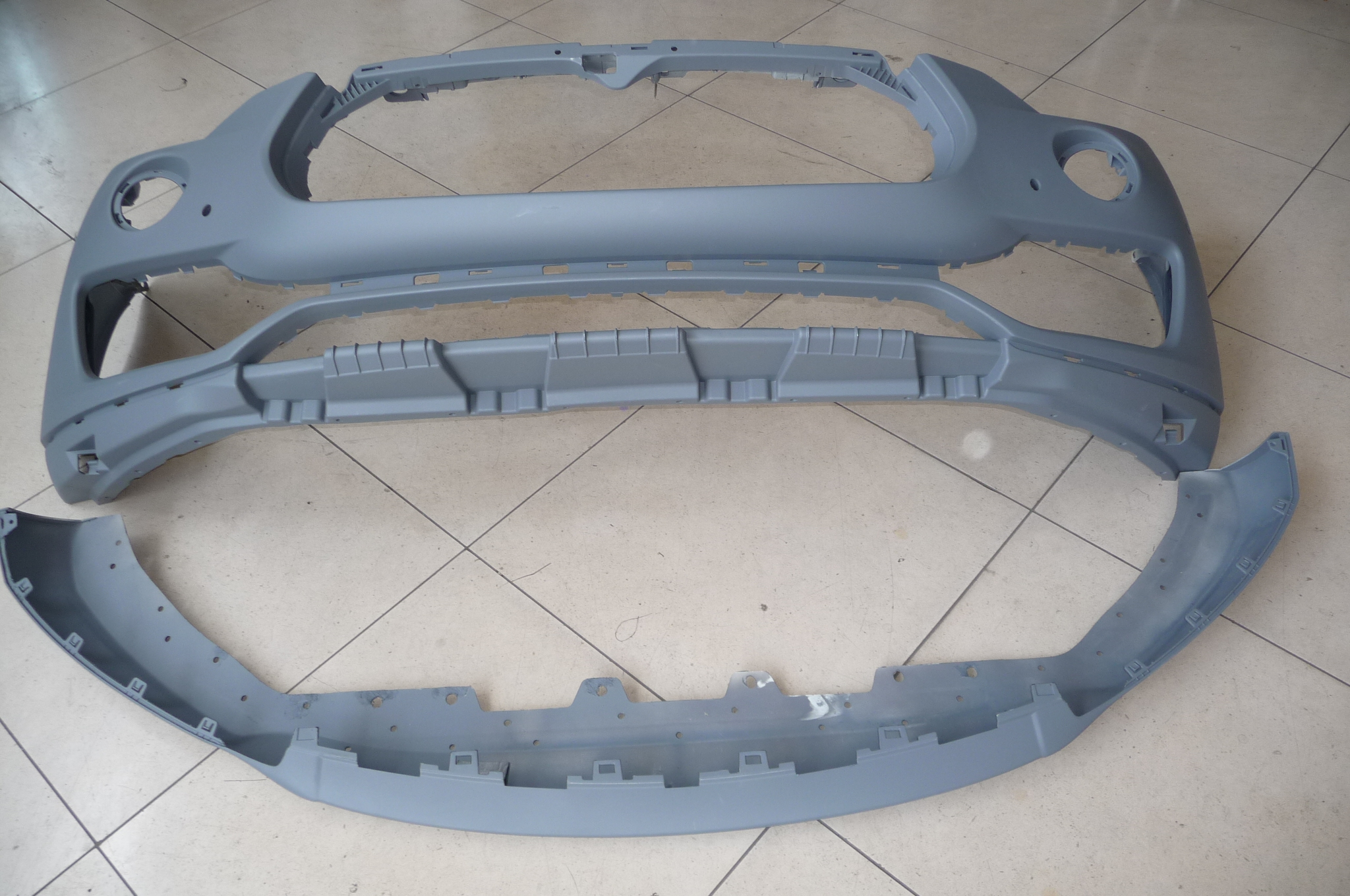 17-19 Maserati Levante Front Bumper Cover with Lower Spoiler 670035298 ...