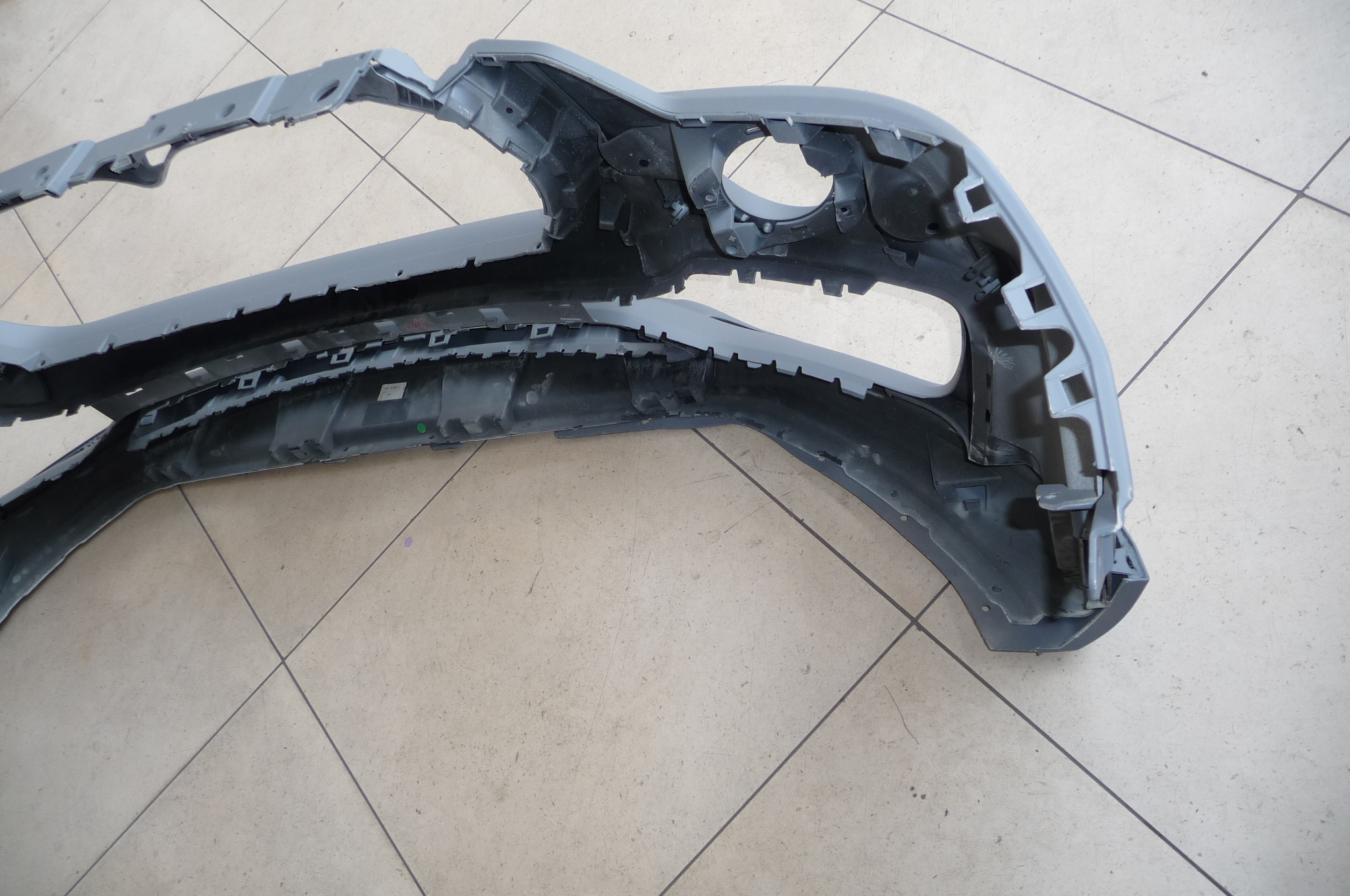 17-19 Maserati Levante Front Bumper Cover with Lower Spoiler 670035298 ...