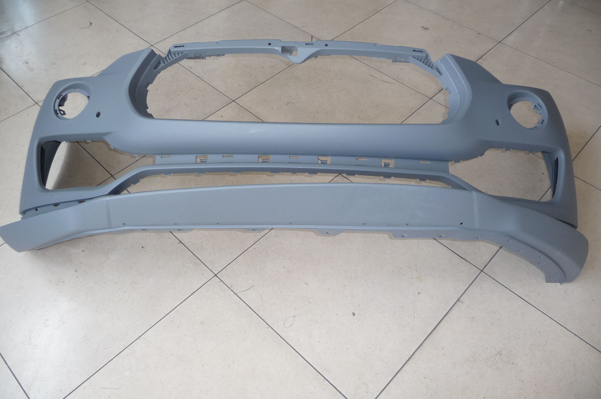 17-19 Maserati Levante Front Bumper Cover with Lower Spoiler 670035298 ...