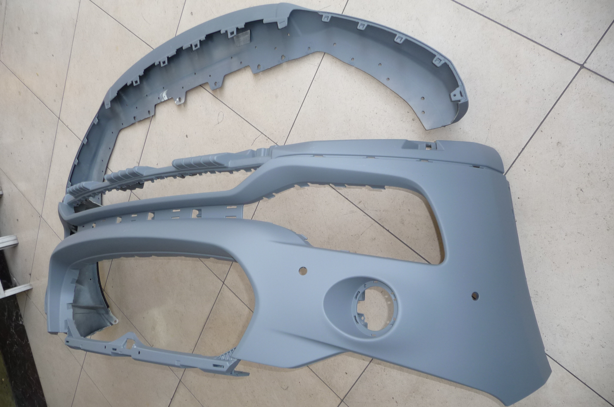 17-19 Maserati Levante Front Bumper Cover with Lower Spoiler 670035298 ...