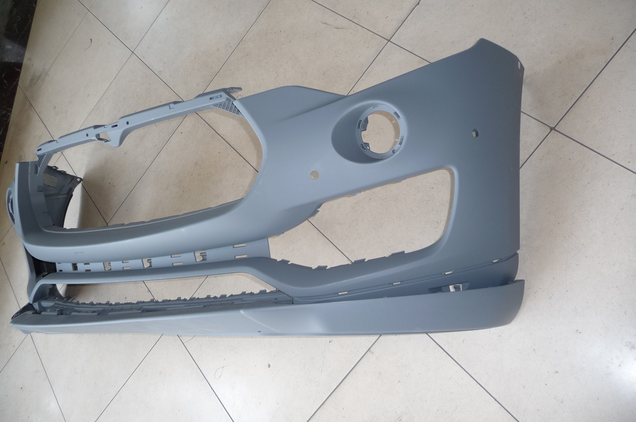 17-19 Maserati Levante Front Bumper Cover with Lower Spoiler 670035298 ...