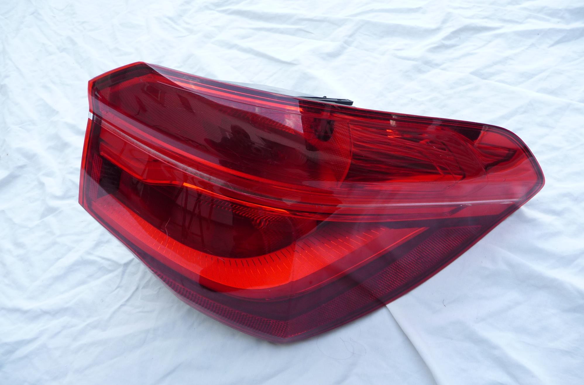 2016 2017 BMW X1 F48 Rear in 1/4 panel Right Passenger Taillight ...
