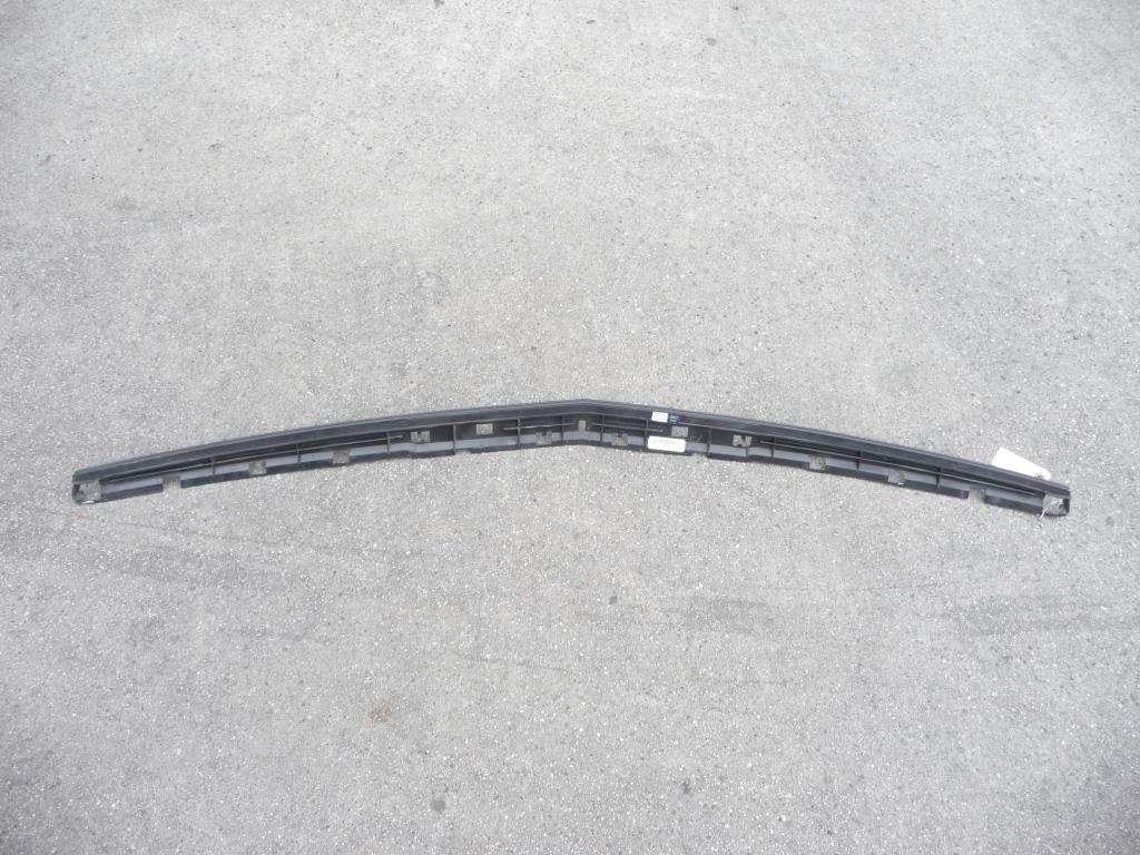 2019-2020 Cadillac Escalade ESV Front Hood Molding bracket 84661844 OEM ...