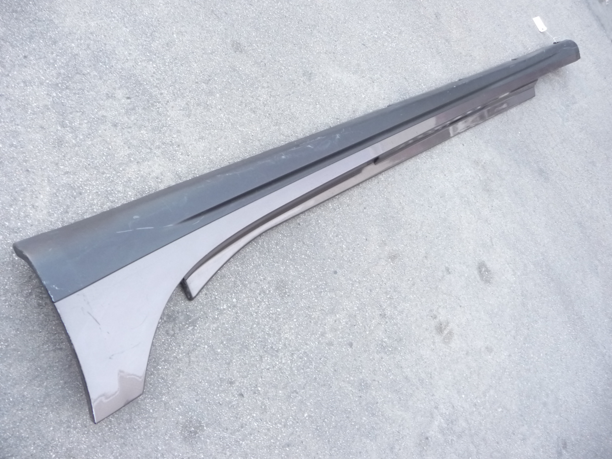 18-20 Maserati Ghibli M157 Left Driver side Skirt Rocker Molding ...