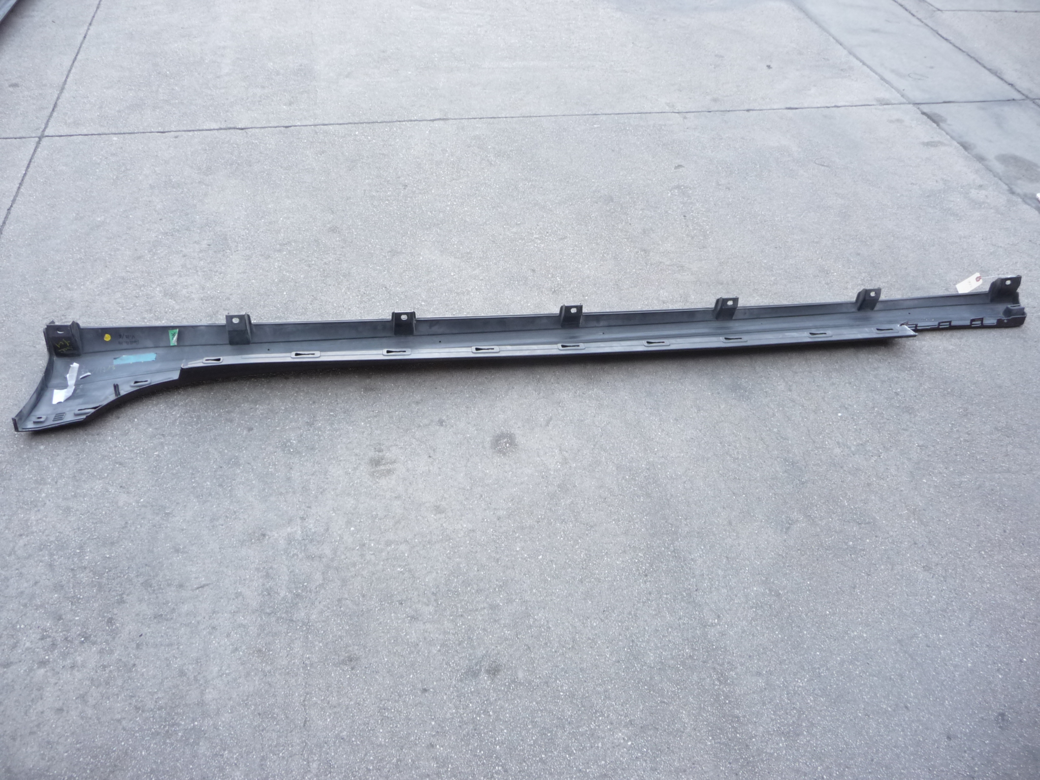 14-19 Maserati Quattroporte Right side Rocker Panel Skirt Molding ...