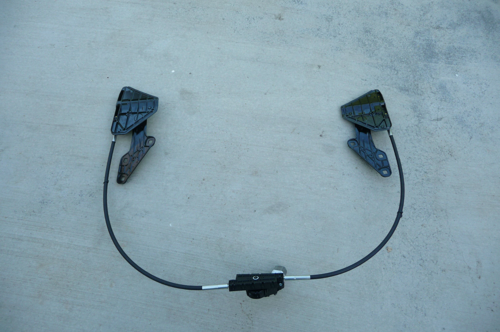 Mercedes Benz W231 SL Series Swivel Guide for Flap 2317500360 OEM OE ...