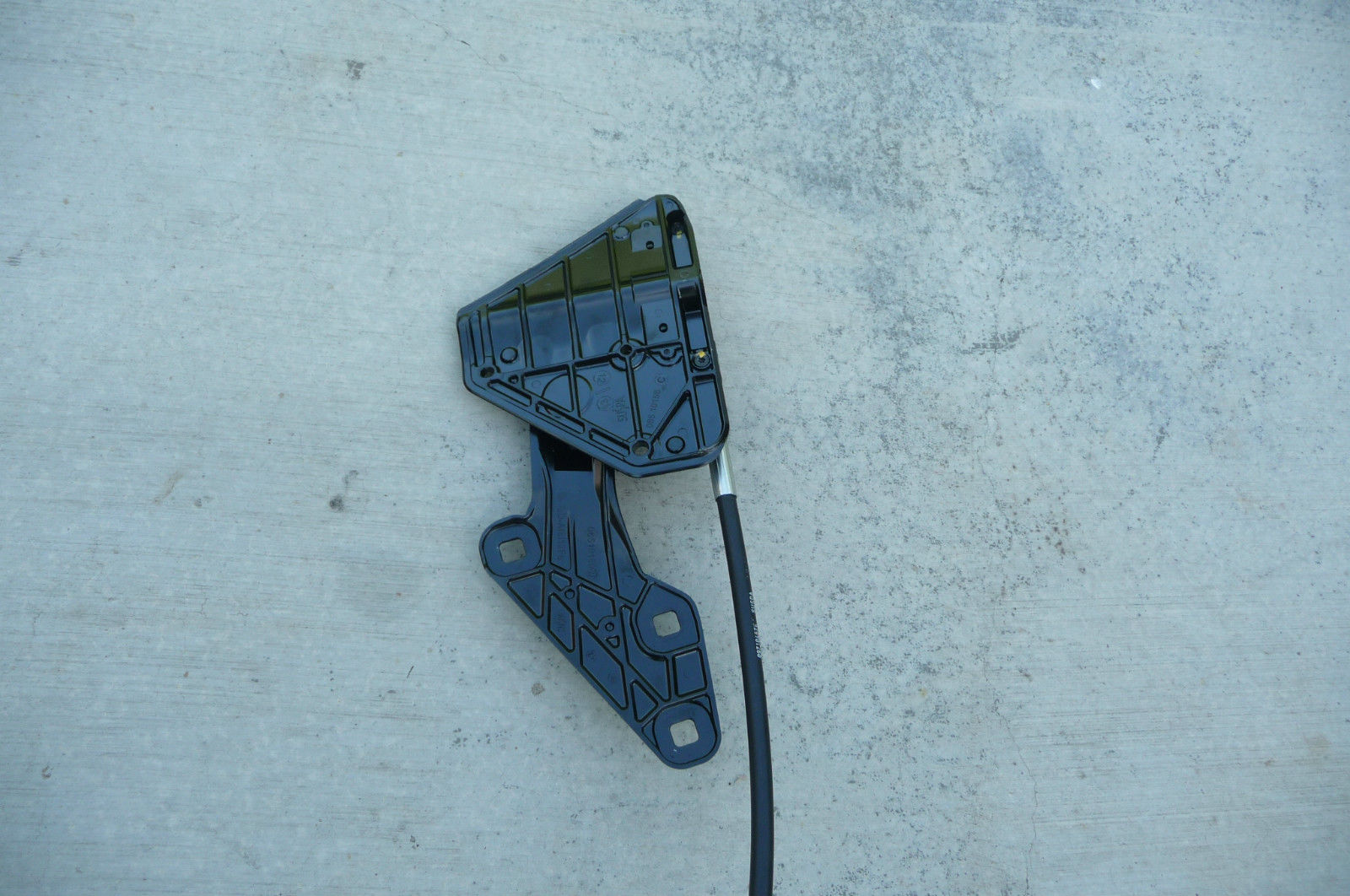 Mercedes Benz W231 SL Series Swivel Guide for Flap 2317500360 OEM OE ...