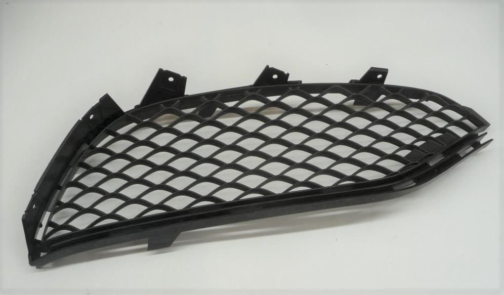 2015-2017 Mercedes Benz C218 Front Bumper Right Lower Grille ...