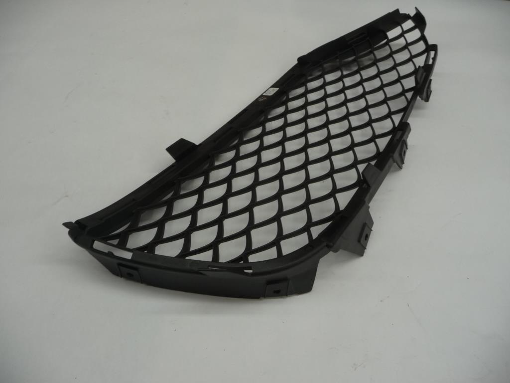 2015-2017 Mercedes Benz C218 Front Bumper Right Lower Grille ...