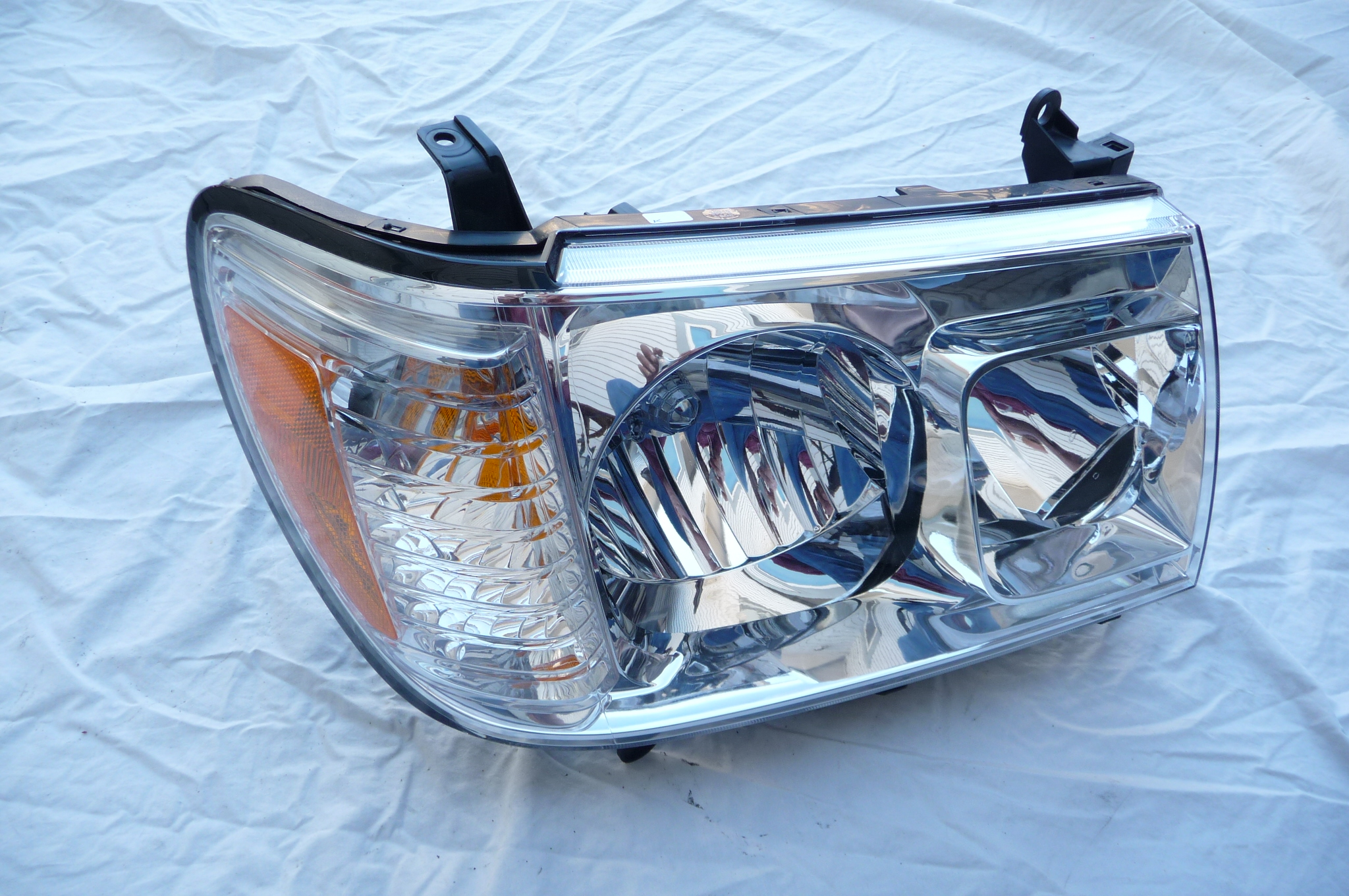 06-07 Toyota Land Cruiser Right Passenger Headlight Lamp Lens 81130 ...