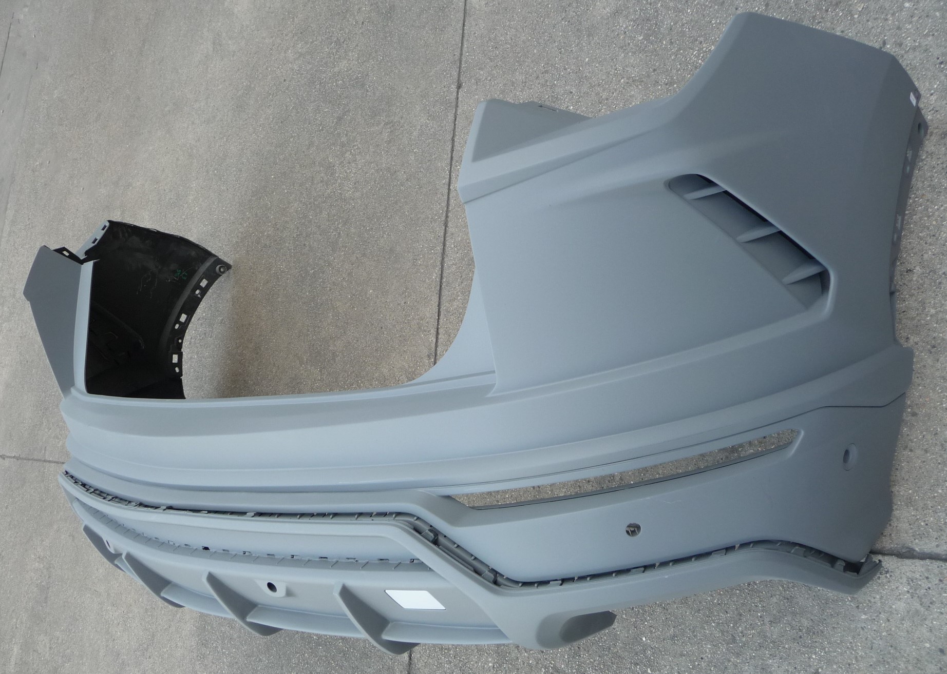 2019-2020 Lamborghini URUS Rear bumper Upper Cover and Lower Spoiler OE ...