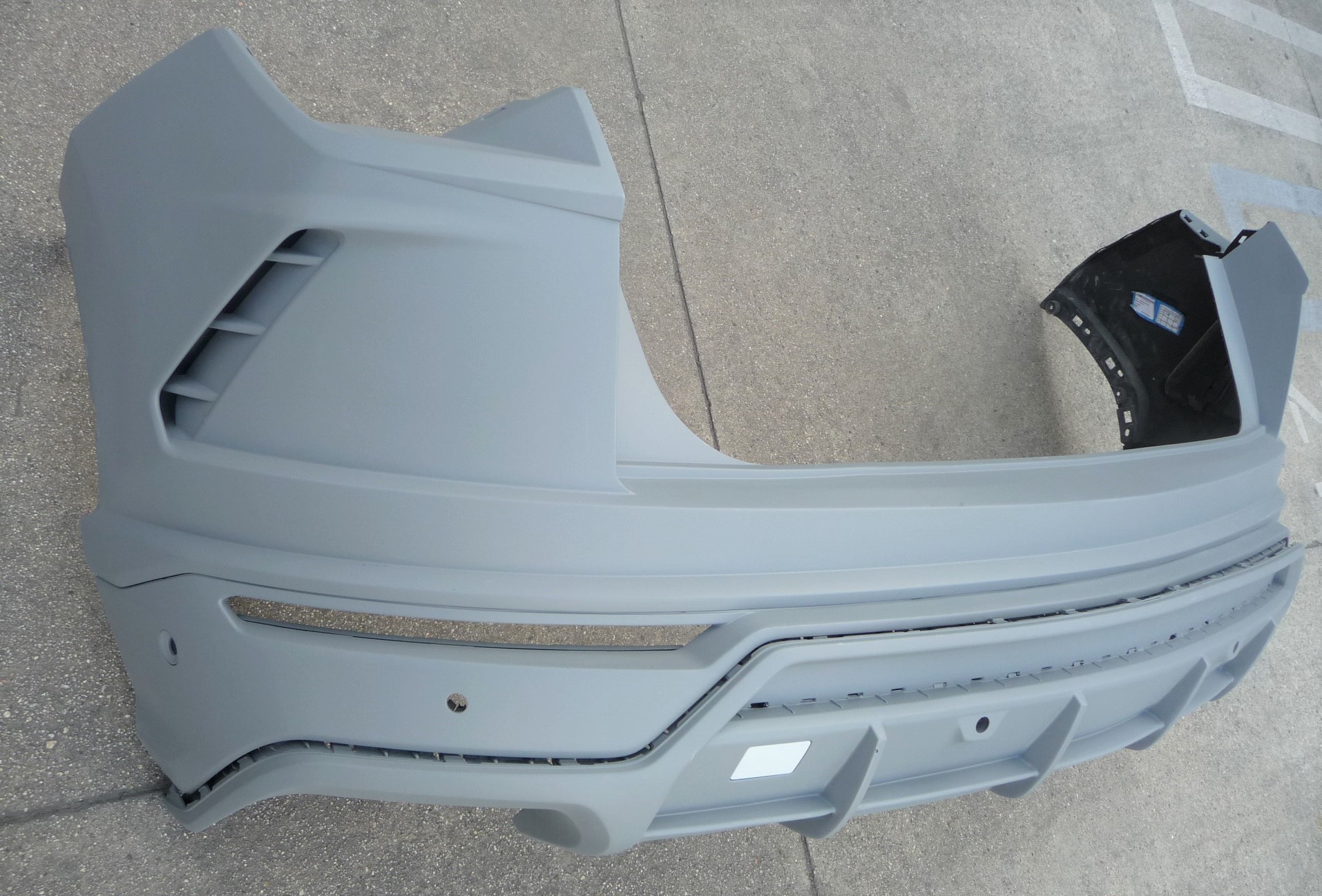 2019-2020 Lamborghini URUS Rear bumper Upper Cover and Lower Spoiler OE ...