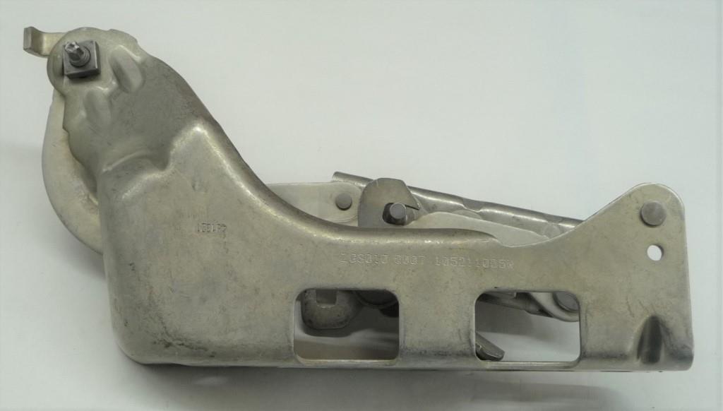 2016-2018 Mercedes Benz X253 GLC300 Front Right Hood Hinge A2538800228 ...