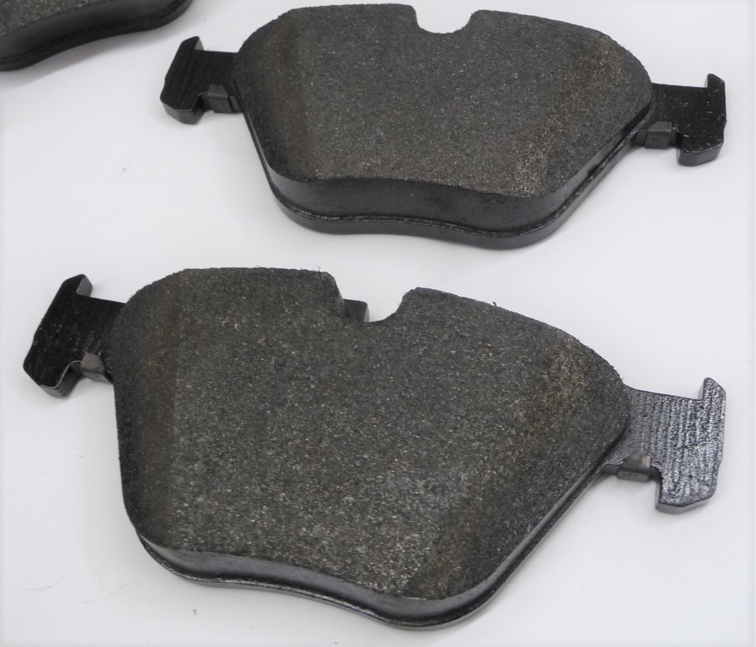 2004-2007 BMW E60 525i 530i Disc Brake Pad Set Front 34116794916 OEM A1 ...