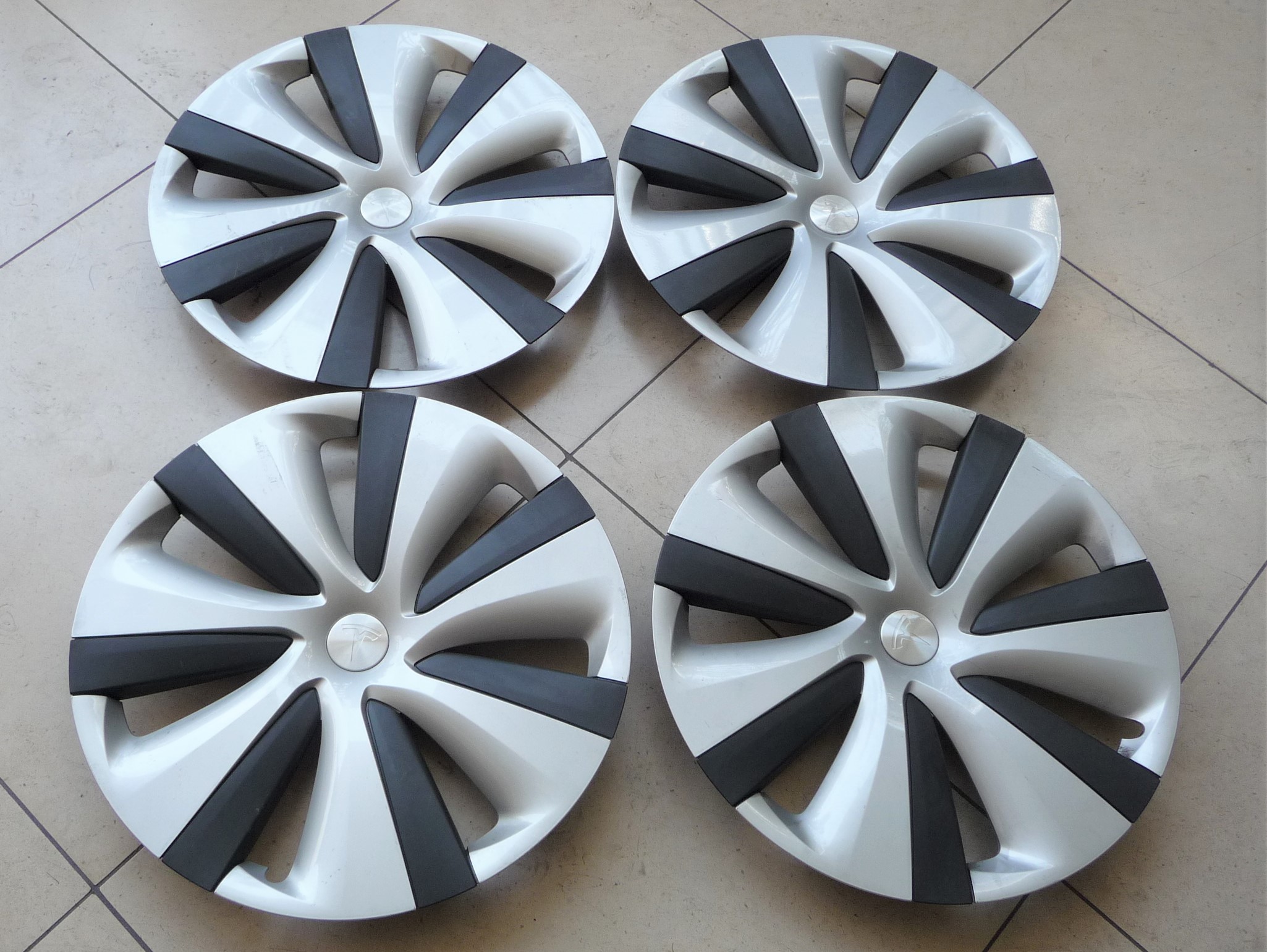20-21 Tesla Model S 19" Black & Silver Hub Cap Wheel Covers 1486286-00 ...