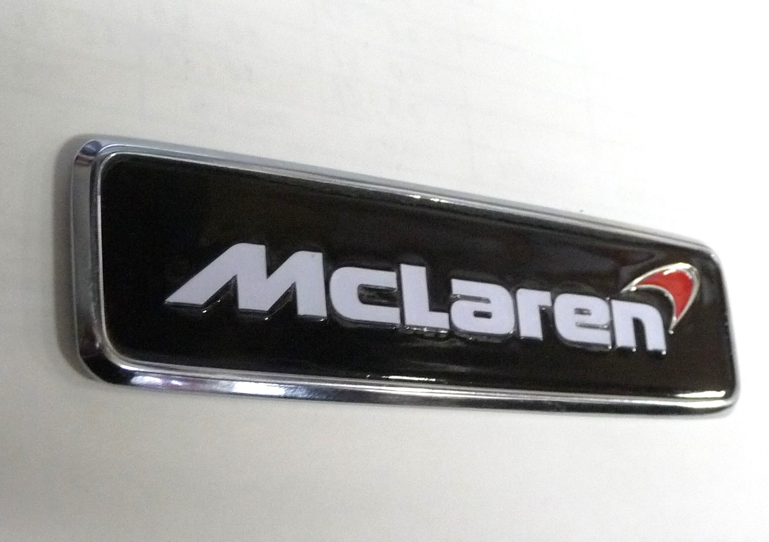 McLaren 720S 570S Front Hood Emblem White Red Black Badge 1211A9383CP ...