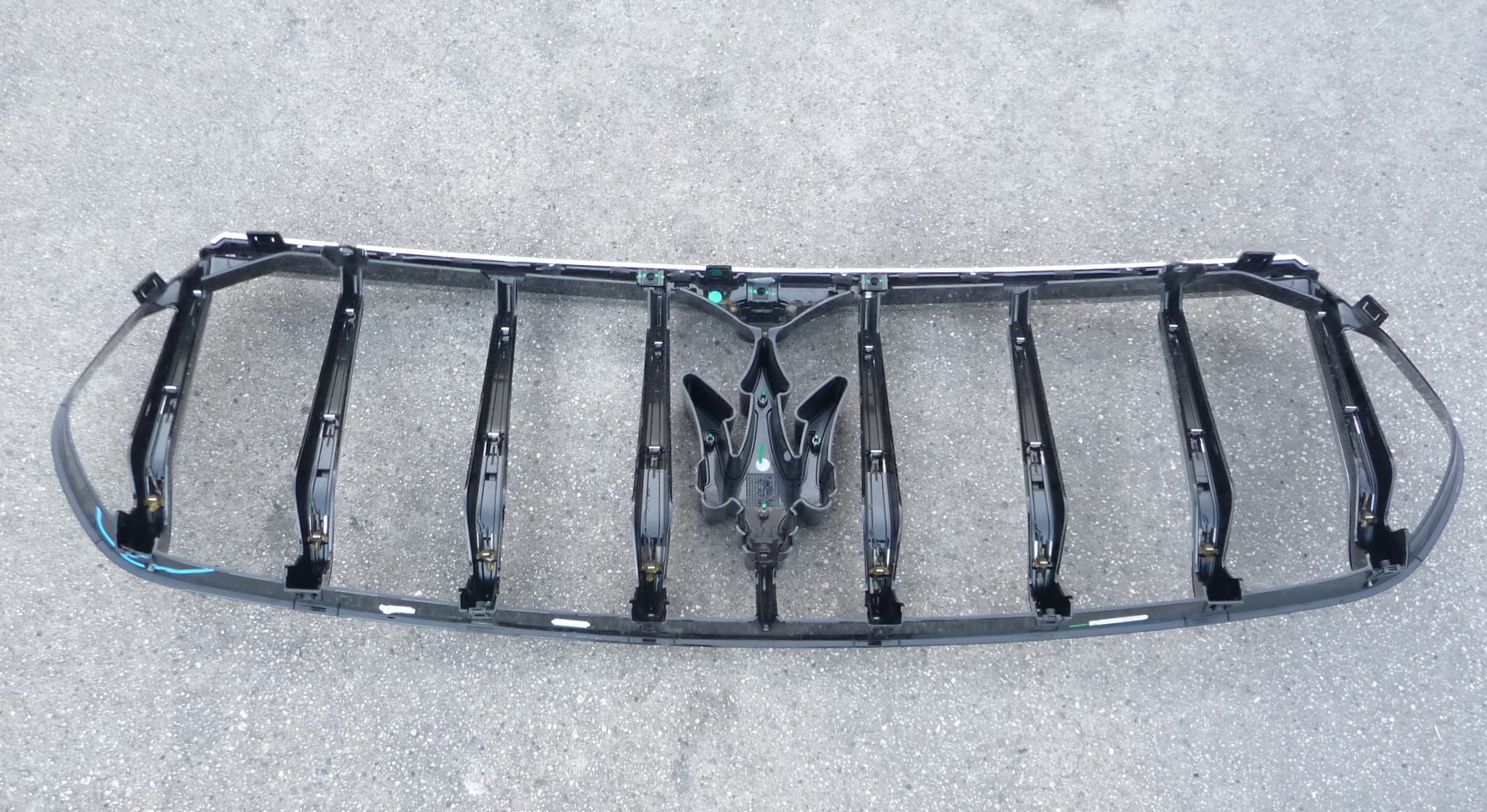 2016-2018 Maserati Levante SUV Front Radiator Grille Grill Calendar ...