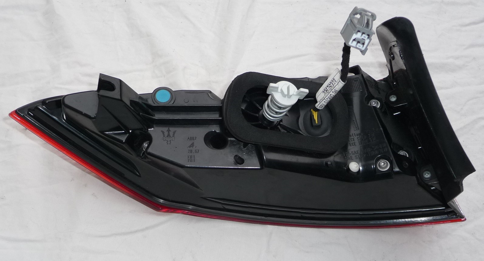 17-19 Maserati Levante M161 Rear Right 1/4 Panel Taillight Lamp ...