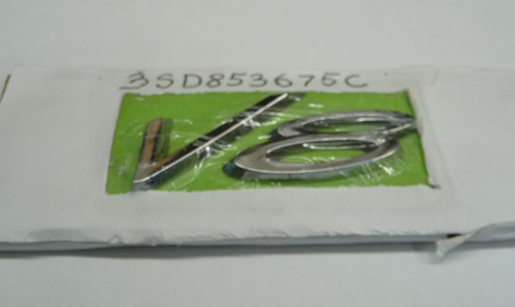 20-22 Bentley Continental GT Front Wing Fender "V8" Badge Emblem ...