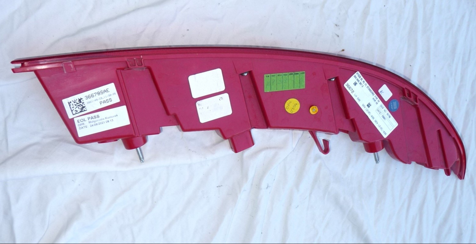 2020-2022 Bentley Bentayga on Rear Bumper Left Lower Taillight ...