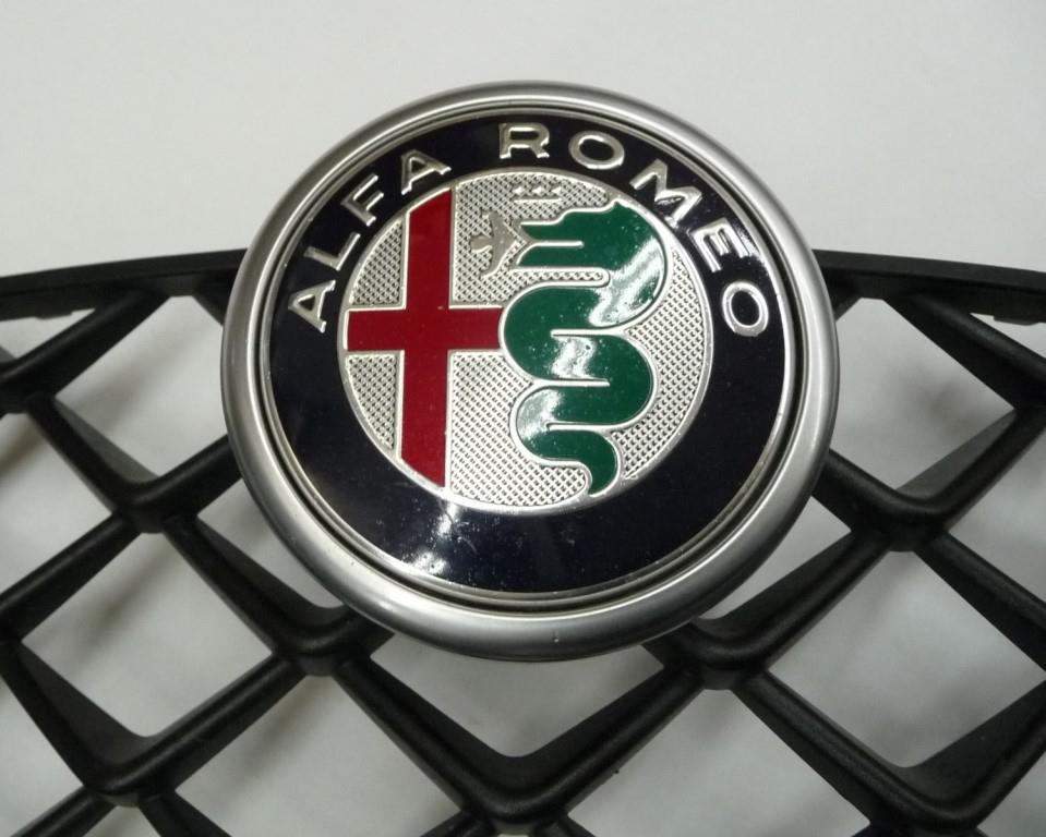 2017-2019 Alfa Romeo Giulia Front Center Grille 156118668 OEM A1 | LA ...