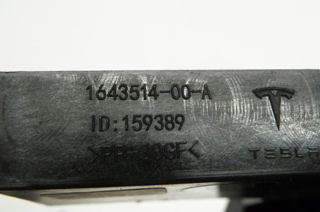 2017-2020 Tesla Model 3 Right Side FEC Lamp Brace Support 1643514-00-A ...