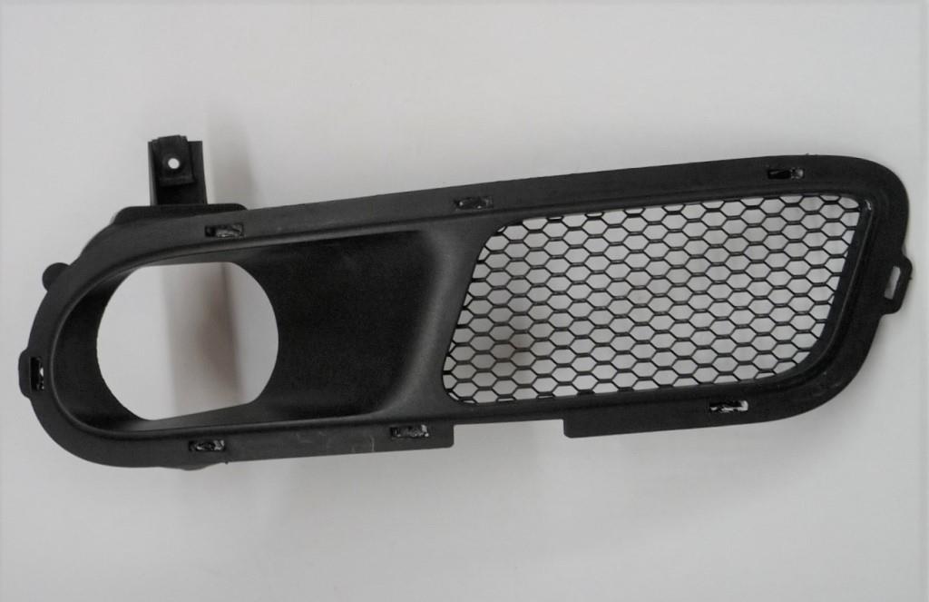 09-12 Maserati Qauttroporte Front Bumper Left Driver Grille Cover ...