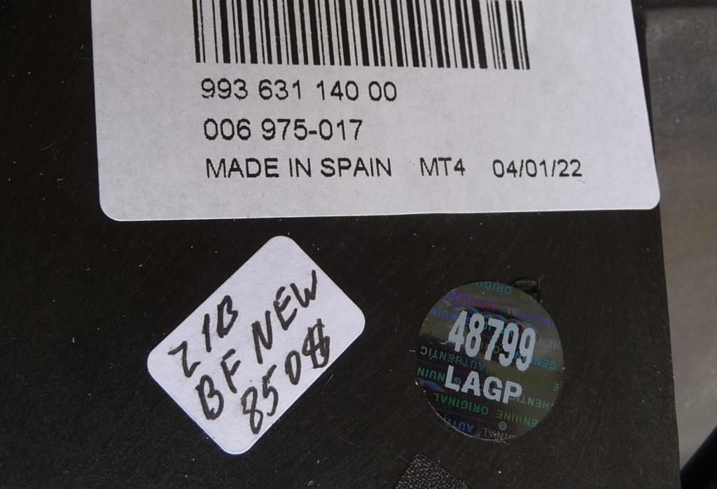 1995-1998 Porsche 911 Carrera Rear Center Reflector Tail Light ...