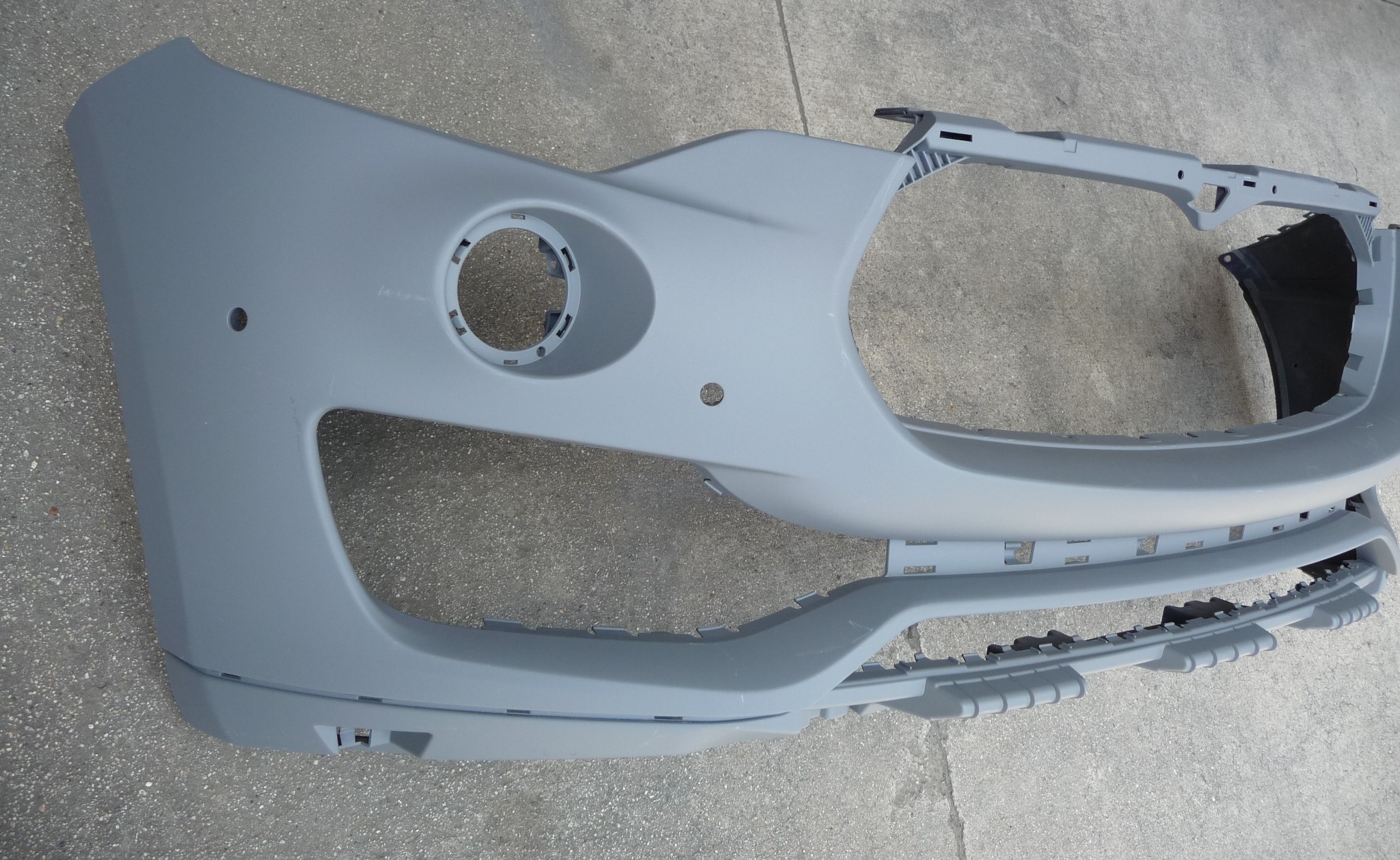 2017-2018 Maserati Levante Front Bumper Cover 670079310; 670035297 OEM ...