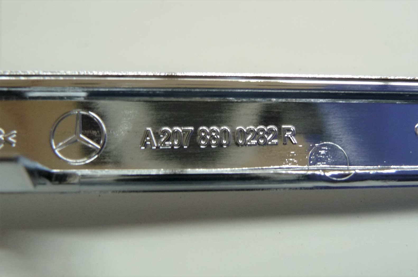 2014-2017 Mercedes Benz E550 Rear Bumper Right Trim Moulding ...