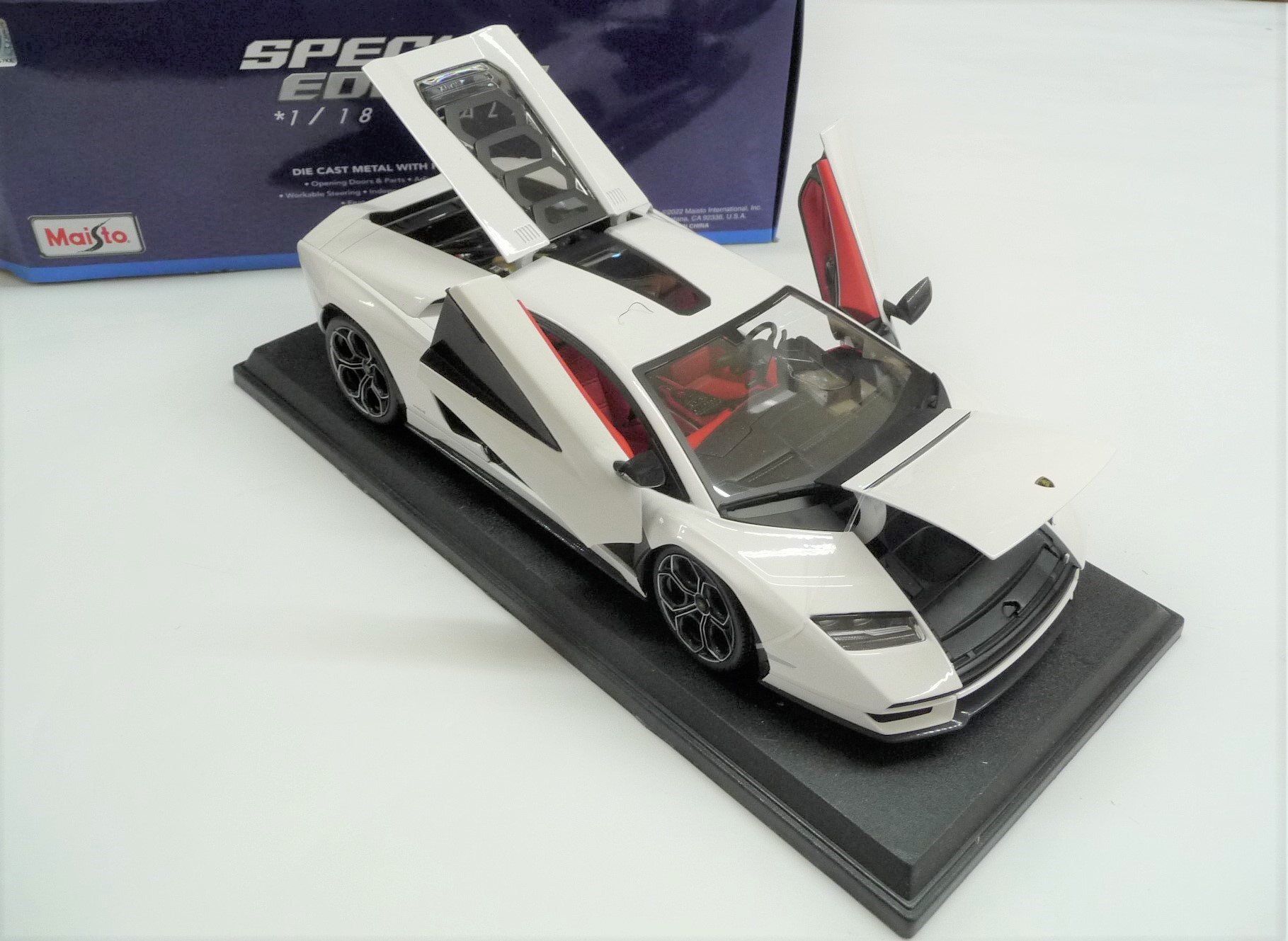 Lamborghini Countach LPI 800-4 Model Car 1:18 Diecast White By Maisto ...