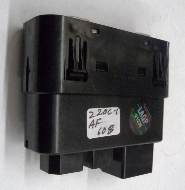 2021 Chrysler Pacifica, Voyager Media Hub USB Port 68493753AA OEM A1 ...