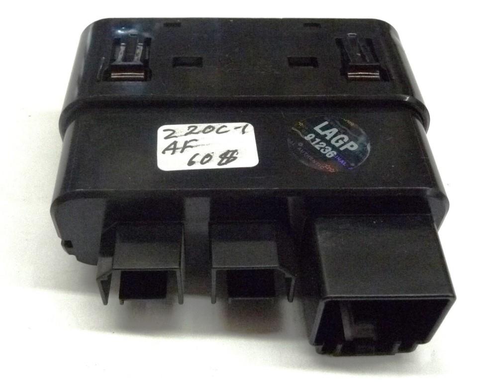 2021 Chrysler Pacifica, Voyager Media Hub USB Port 68493753AA OEM A1 ...