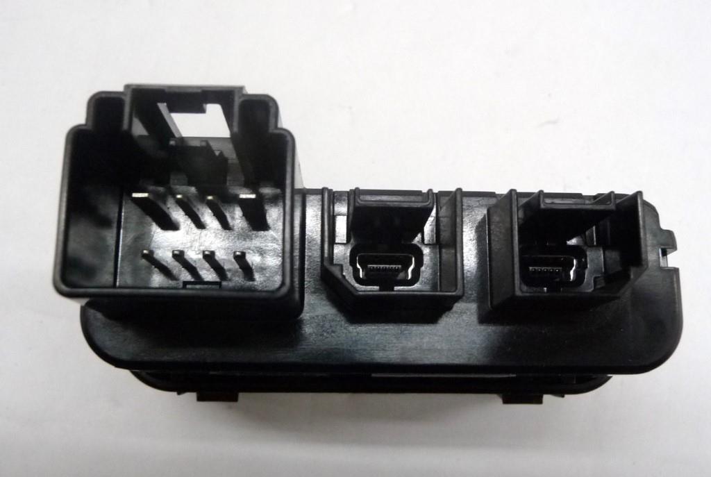 2021 Chrysler Pacifica, Voyager Media Hub USB Port 68493753AA OEM A1 ...