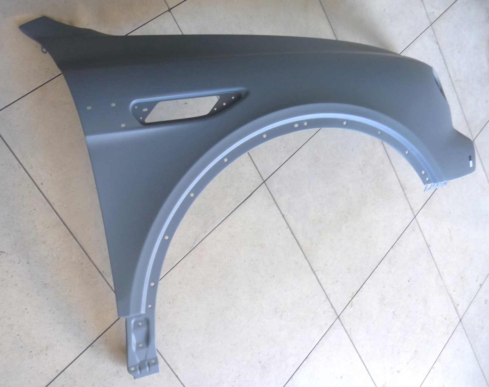 20-23 Bentley Bentayga BY636-2 Front Right RH Fender Wing Cover ...