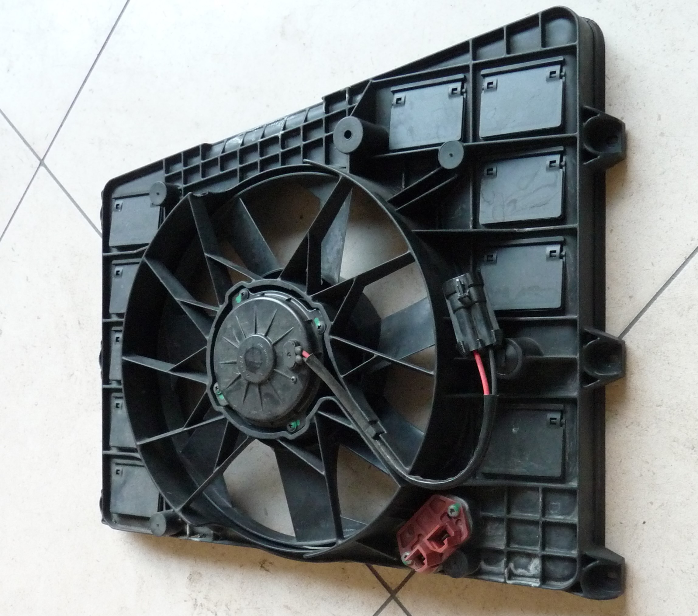 2011-2014 Ferrari F142 458 Italia Spider Left Cooling Fan Assembly ...