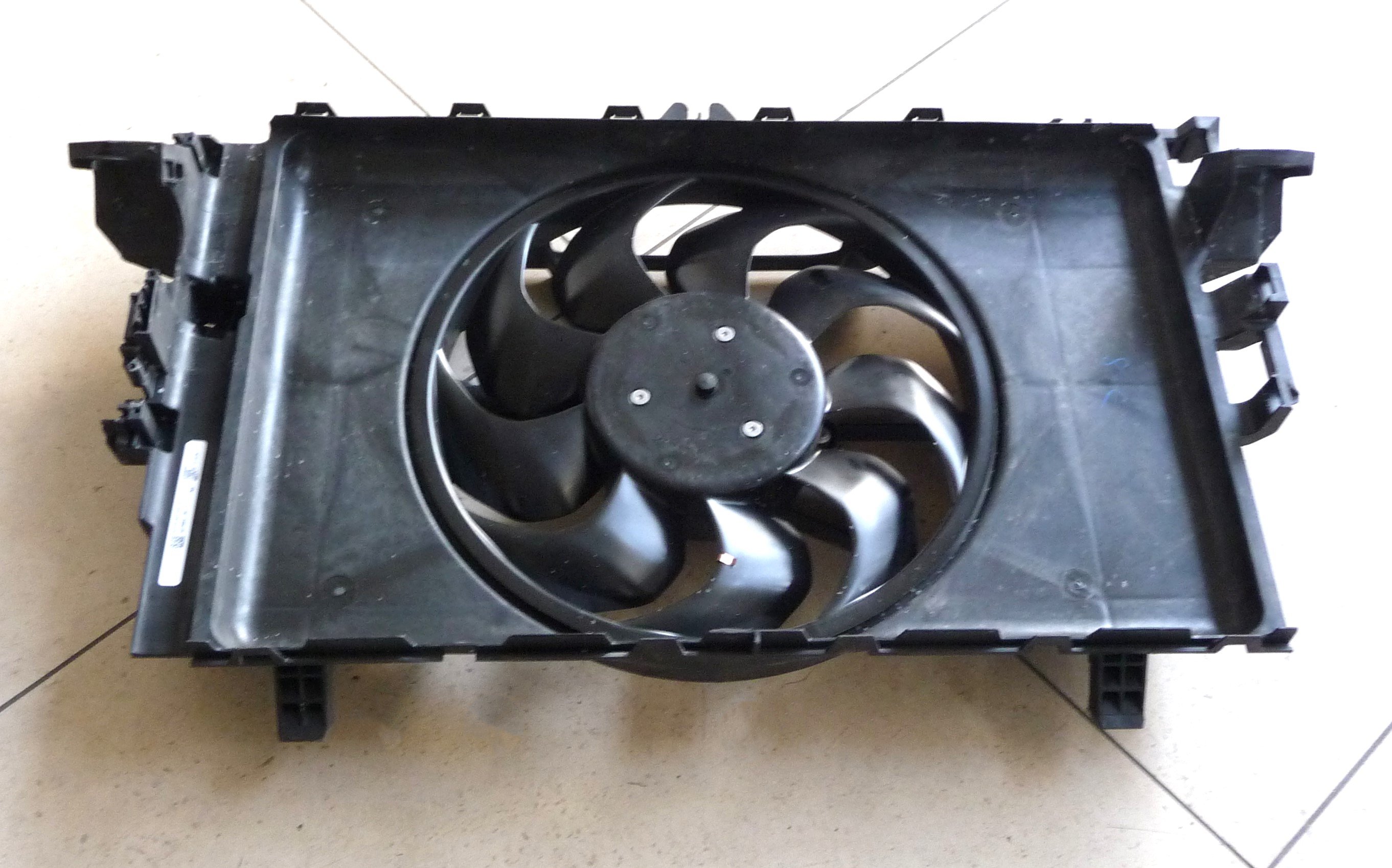 2017-2021 Tesla Model 3 Cooling Radiator Fan Motor w/ Shroud 1077084-00 ...