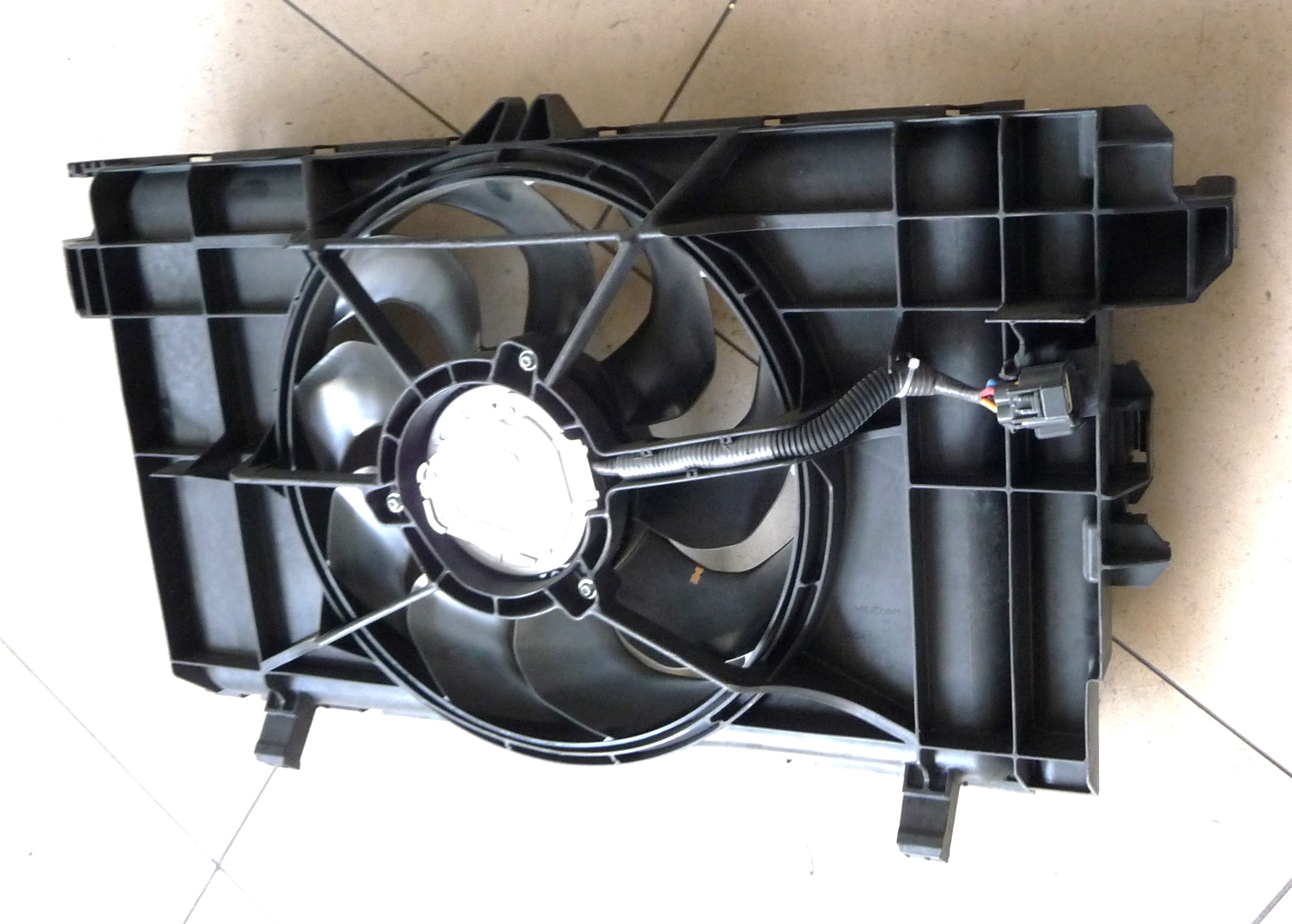 2017-2021 Tesla Model 3 Cooling Radiator Fan Motor w/ Shroud 1077084-00 ...