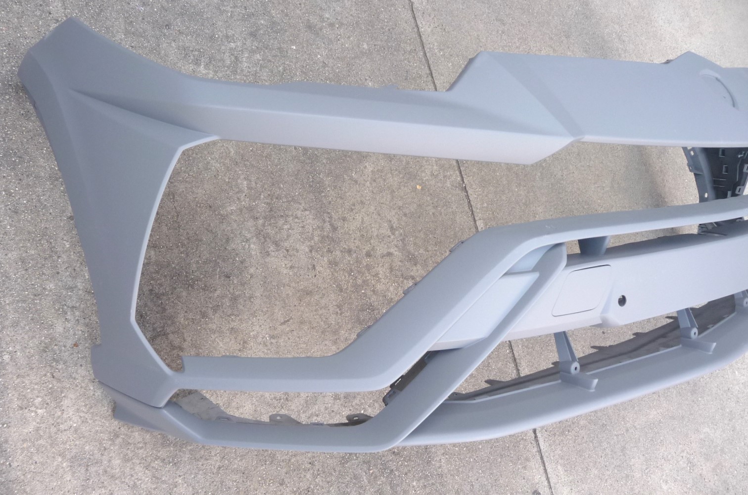2019-2023 Lamborghini URUS front bumper Upper Cover and Lower Spoiler ...