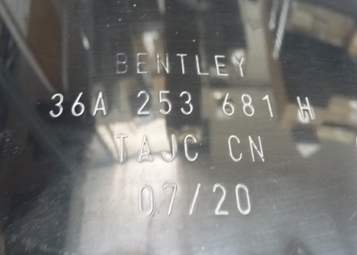 2020-2023 Bentley Bentayga 2nd Gen Rear Left & Right Exhaust Black ...