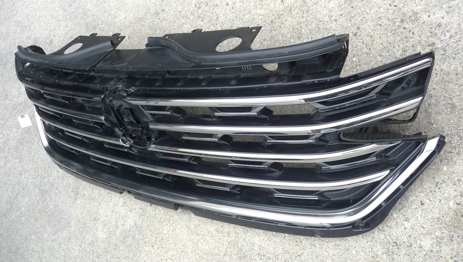 2024 Volkswagen Atlas Front Grille Assembly 3CN853653E OEM A1 | LA ...