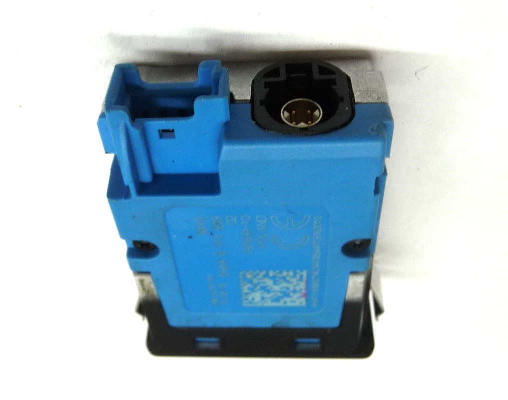 2020-2023 BMW G11 X6 Audio Auxiliary Jack USB Socket 84108711939 OEM A1 ...