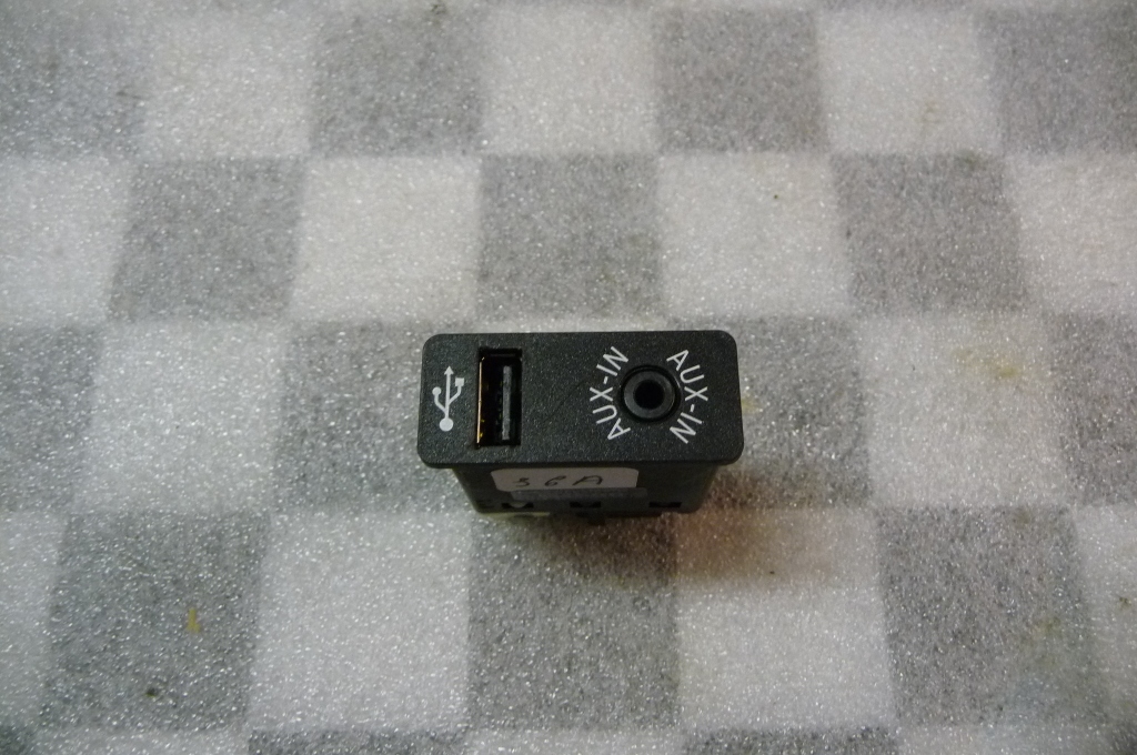 BMW 1 3 5 6 7 Series B7 X1 X3 X4 X5 X6 Z4 Selectable USB AUX-IN Port ...