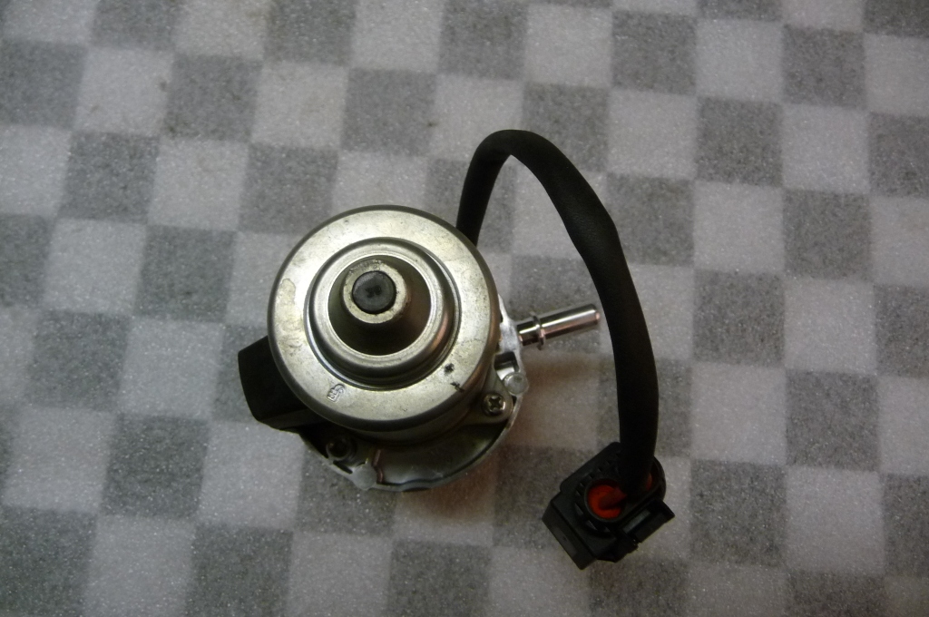 BMW M3 Brake Servo Unit Vacuum Pump Pupme UP28 Q-Stand02 34332283333 ...