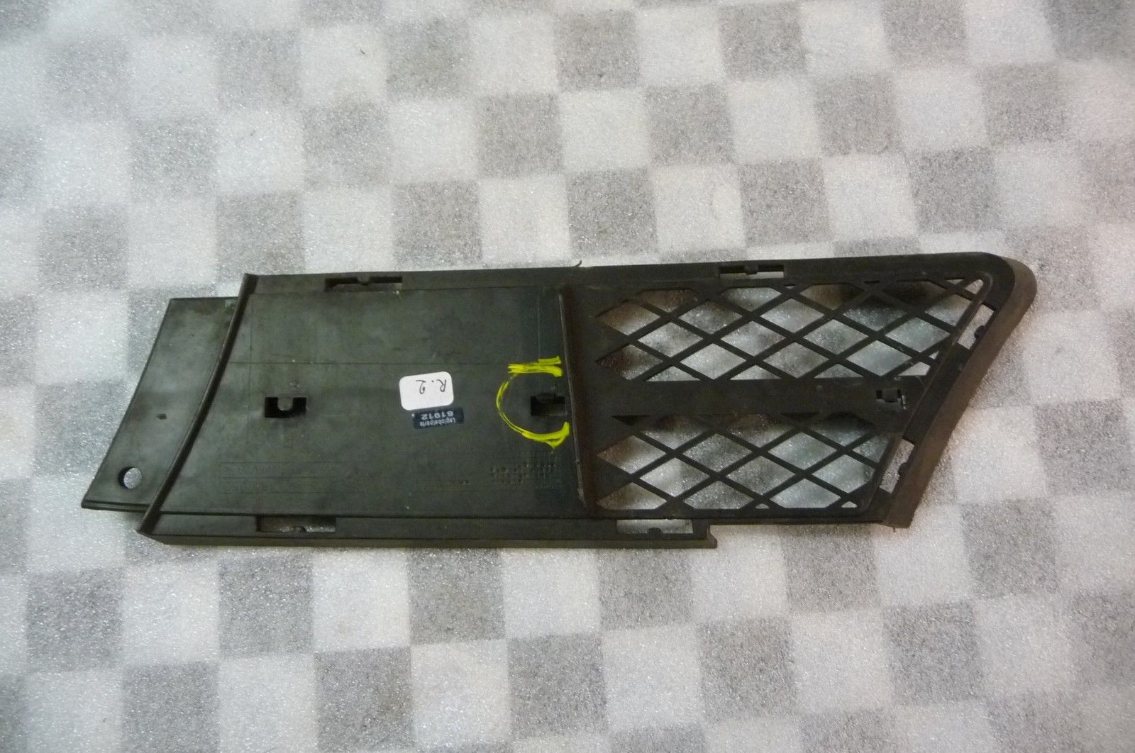 BMW 3 Series Front Bumper Lower Partially Open Right RH Gird Grill ...