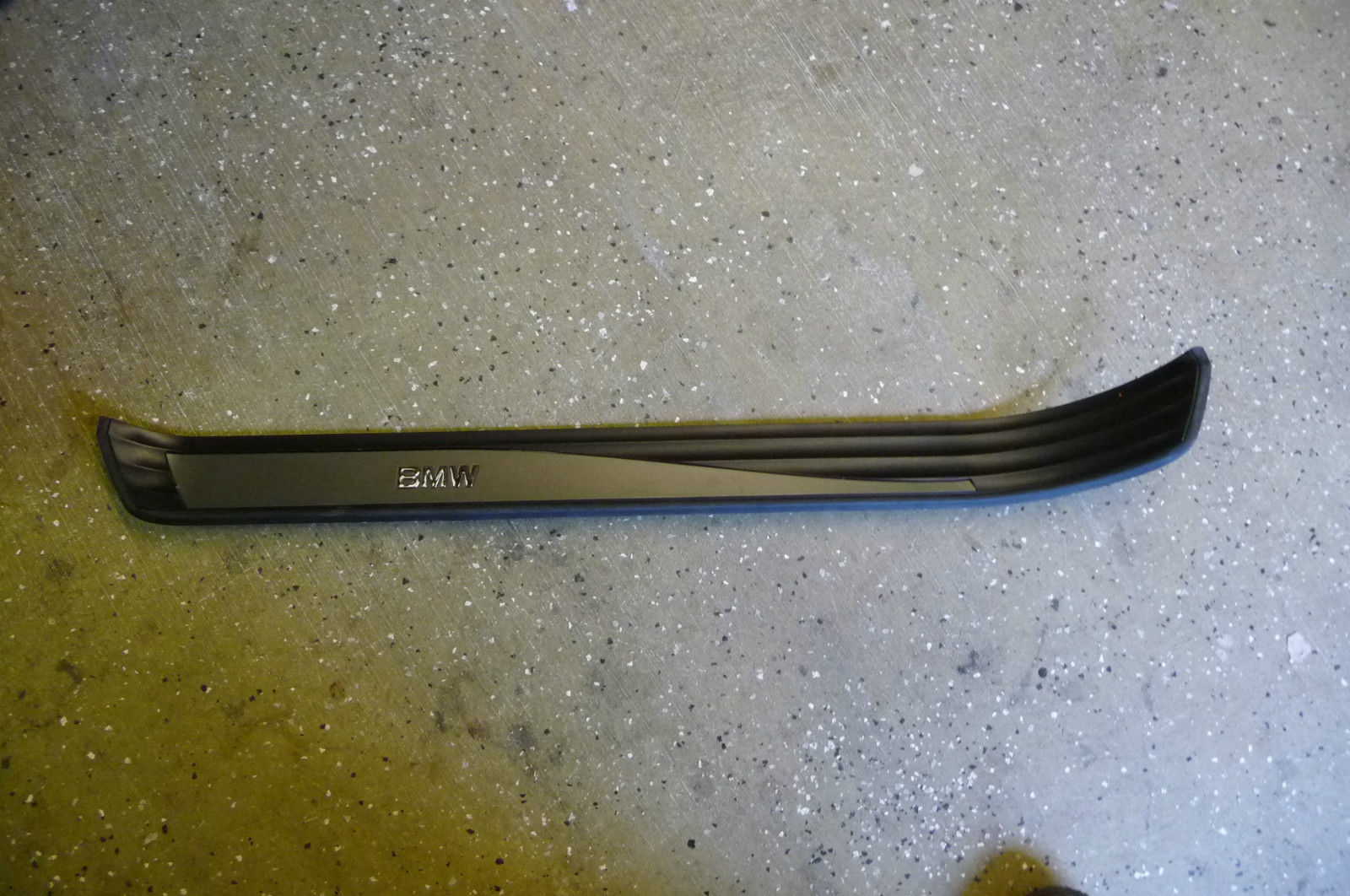 BMW 5 Series Front Left Entrance Cover SCHWARZ 51477034303 OEM OE | LA ...