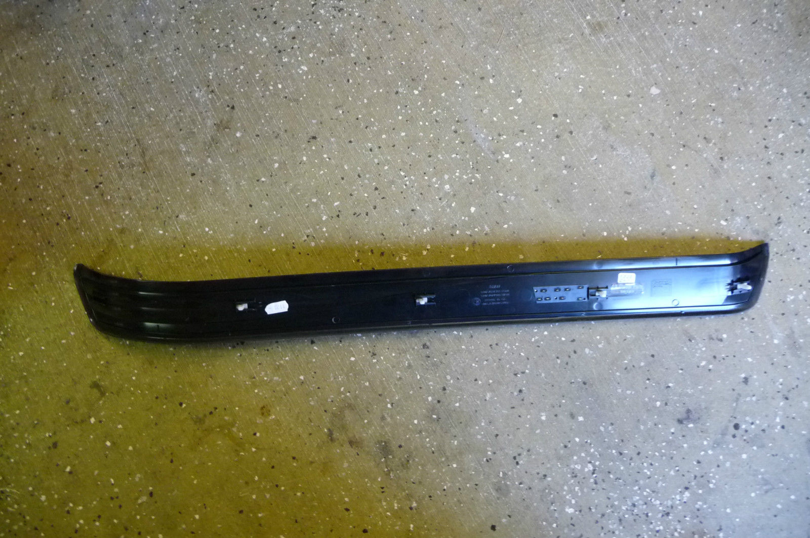 BMW 5 Series Front Left Entrance Cover SCHWARZ 51477034303 OEM OE | LA ...